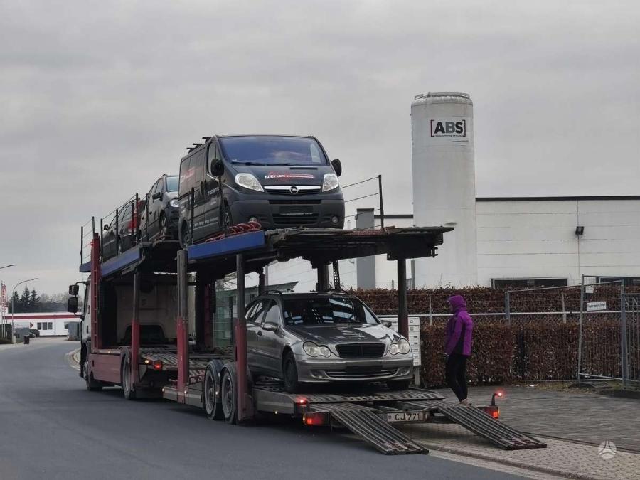 Black SEAT Leon 2011 in Jurbarkas, with an engine capacity of 1.97 L and mileage of 290 thousand km for 3000 €, photo 11 on AUTOMOTO.COM.LV