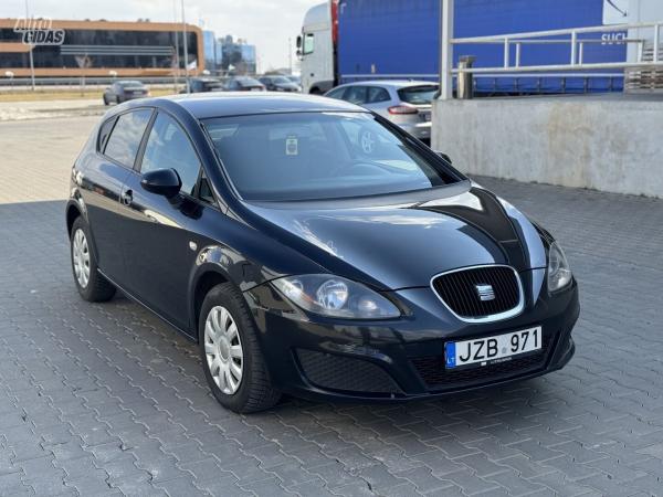 Melns SEAT Leon 2011 Viļņa, ar dzinēja tilpumu 1.60 L un nobraukumu 215 tūkst. km par 1999 €, foto 2 vietnē AUTOMOTO.COM.LV