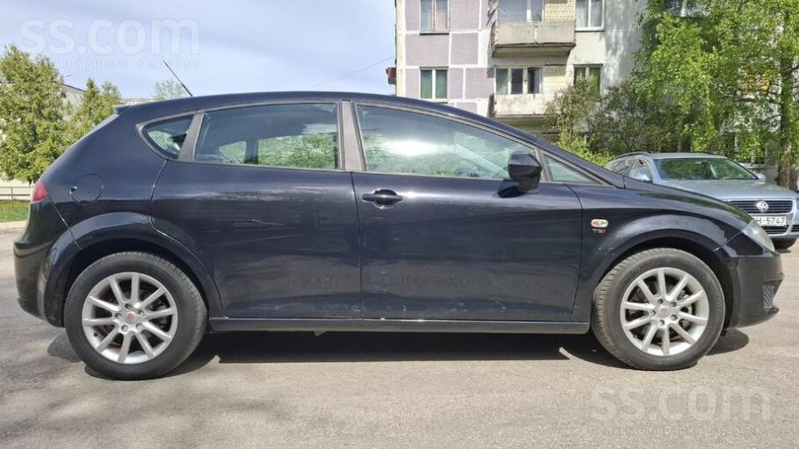Melns SEAT Leon 2011 Daugavpils, ar dzinēja tilpumu 1.40 L un nobraukumu 166 tūkst. km par 3750 €, foto 5 vietnē AUTOMOTO.COM.LV
