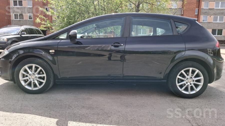 Melns SEAT Leon 2011 Daugavpils, ar dzinēja tilpumu 1.40 L un nobraukumu 166 tūkst. km par 3750 €, foto 6 vietnē AUTOMOTO.COM.LV