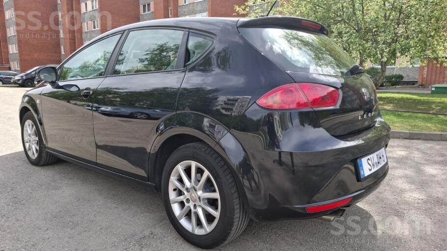 Melns SEAT Leon 2011 Daugavpils, ar dzinēja tilpumu 1.40 L un nobraukumu 166 tūkst. km par 3750 €, foto 7 vietnē AUTOMOTO.COM.LV