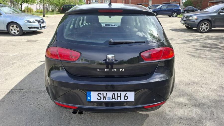 Melns SEAT Leon 2011 Daugavpils, ar dzinēja tilpumu 1.40 L un nobraukumu 166 tūkst. km par 3750 €, foto 8 vietnē AUTOMOTO.COM.LV