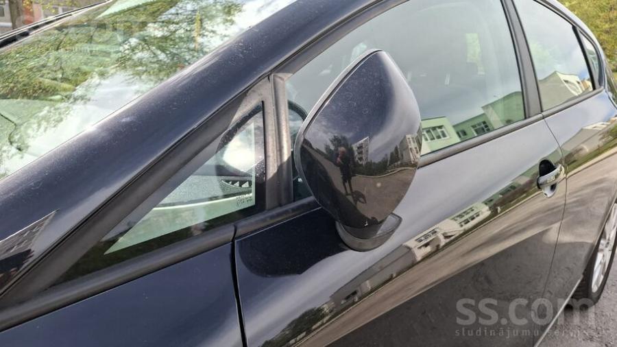 Melns SEAT Leon 2011 Daugavpils, ar dzinēja tilpumu 1.40 L un nobraukumu 166 tūkst. km par 3750 €, foto 26 vietnē AUTOMOTO.COM.LV