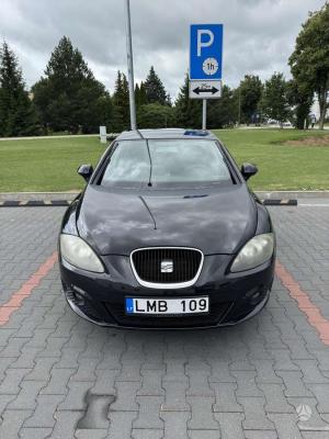 Black SEAT Leon 2011 in Kaunas, with an engine capacity of 1.20 L and mileage of 198 thousand km for 2450 €, photo  on AUTOMOTO.COM.LV