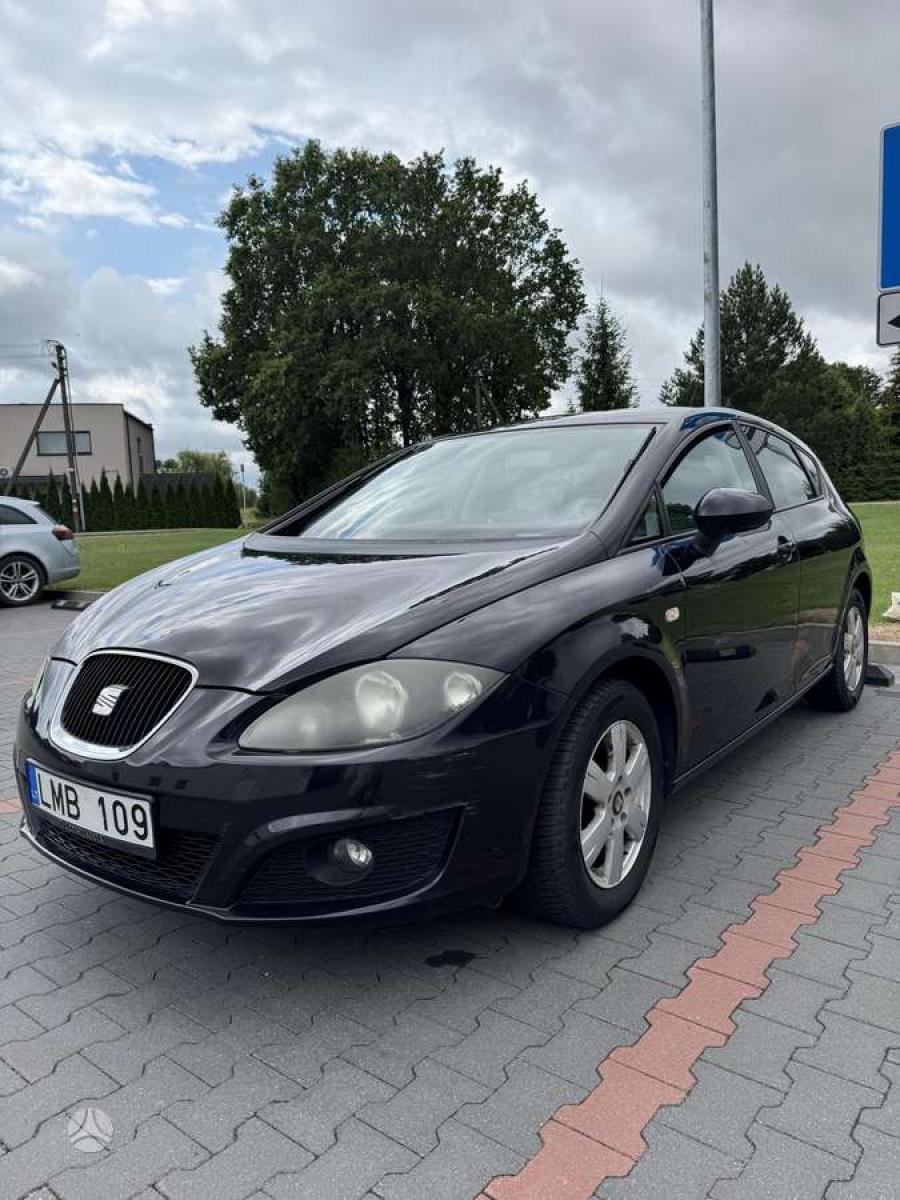 Black SEAT Leon 2011 in Kaunas, with an engine capacity of 1.20 L and mileage of 198 thousand km for 2450 €, photo 3 on AUTOMOTO.COM.LV