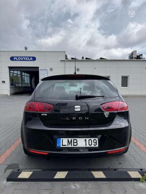 Black SEAT Leon 2011 in Kaunas, with an engine capacity of 1.20 L and mileage of 198 thousand km for 2450 €, photo 5 on AUTOMOTO.COM.LV