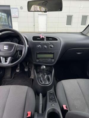 Black SEAT Leon 2011 in Kaunas, with an engine capacity of 1.20 L and mileage of 198 thousand km for 2450 €, photo 13 on AUTOMOTO.COM.LV