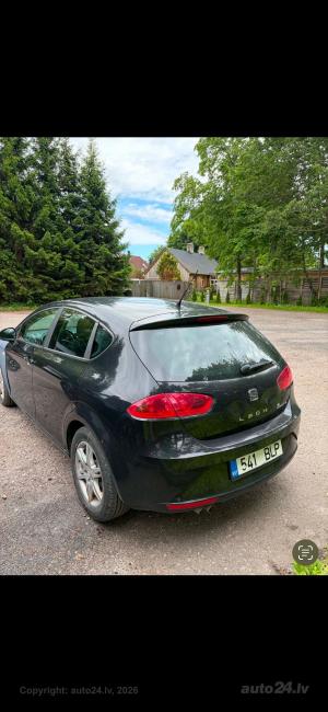 Black SEAT Leon 2011 in Tallinn, with an engine capacity of 1.60 L and mileage of 148 thousand km for 1900 €, photo 4 on AUTOMOTO.COM.LV