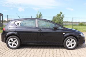 Black SEAT Leon 2011 in Riga, with an engine capacity of 1.40 L and mileage of 180 thousand km for 3750 €, photo 7 on AUTOMOTO.COM.LV