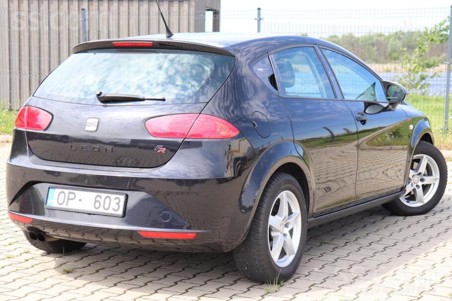 Black SEAT Leon 2011 in Riga, with an engine capacity of 1.40 L and mileage of 180 thousand km for 3750 €, photo 8 on AUTOMOTO.COM.LV