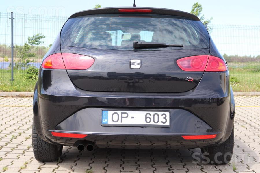 Black SEAT Leon 2011 in Riga, with an engine capacity of 1.40 L and mileage of 180 thousand km for 3750 €, photo 10 on AUTOMOTO.COM.LV