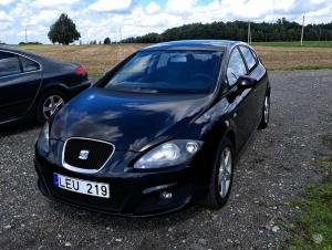 Black SEAT Leon 2011 in Kaunas, with an engine capacity of 1.60 L and mileage of 335 thousand km for 3100 €, photo 3 on AUTOMOTO.COM.LV