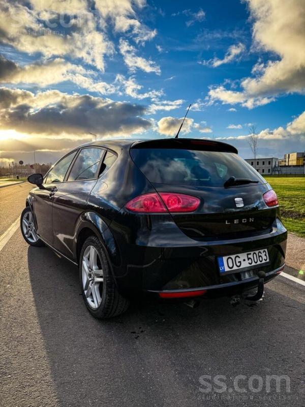 Melns SEAT Leon 2011 Liepāja, ar dzinēja tilpumu 1.20 L un nobraukumu 250 tūkst. km par 2900 €, foto 10 vietnē AUTOMOTO.COM.LV