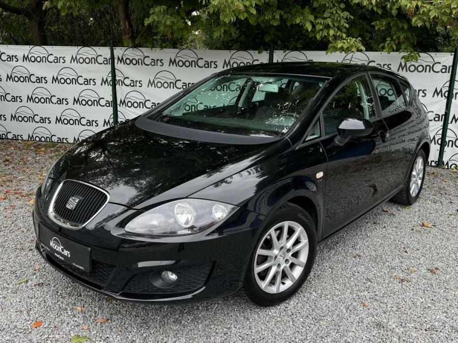Black SEAT Leon 2011 in Vilnius, with an engine capacity of 1.39 L and mileage of 147 thousand km for 3700 €, photo 1 on AUTOMOTO.COM.LV