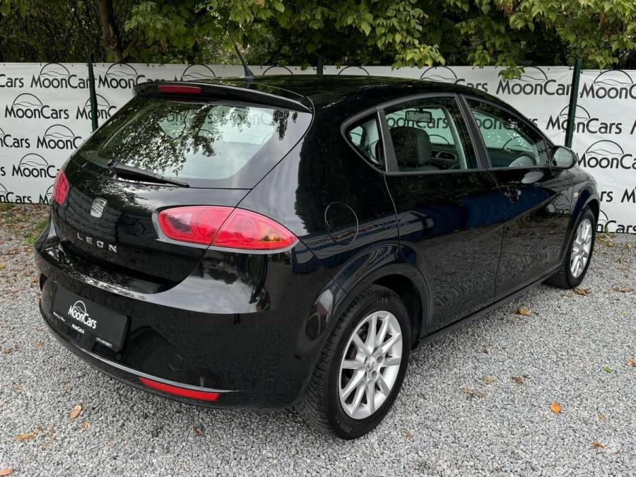 Black SEAT Leon 2011 in Vilnius, with an engine capacity of 1.39 L and mileage of 147 thousand km for 3700 €, photo 6 on AUTOMOTO.COM.LV