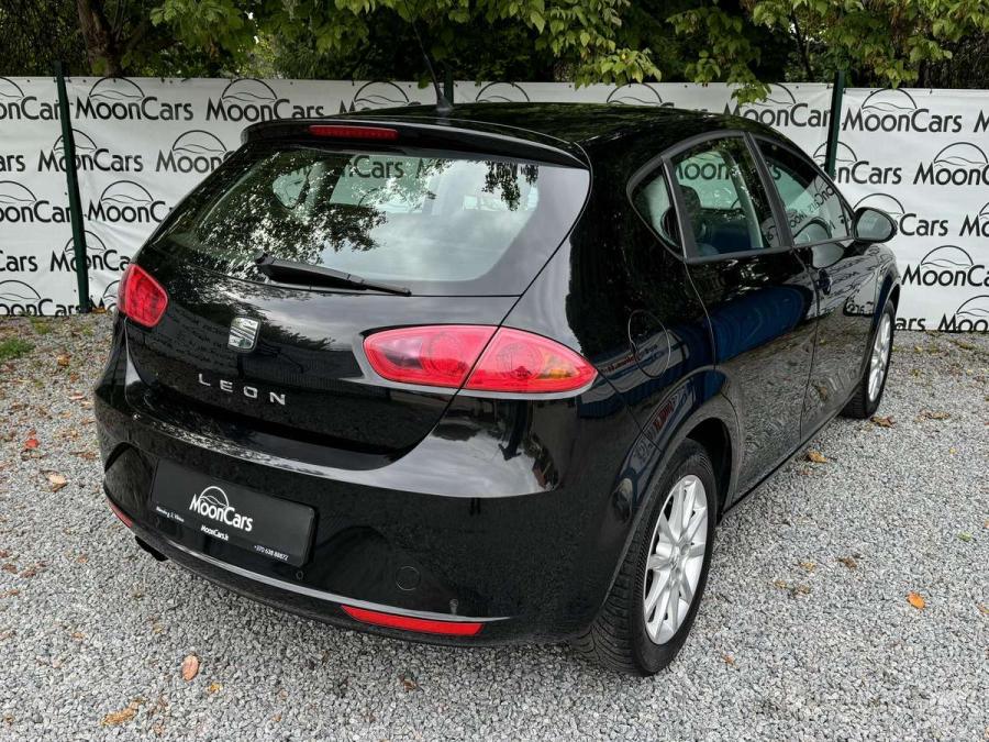 Black SEAT Leon 2011 in Vilnius, with an engine capacity of 1.39 L and mileage of 147 thousand km for 3700 €, photo 7 on AUTOMOTO.COM.LV