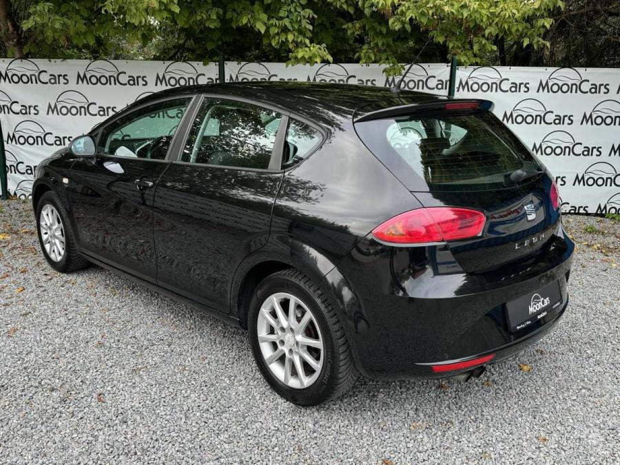 Black SEAT Leon 2011 in Vilnius, with an engine capacity of 1.39 L and mileage of 147 thousand km for 3700 €, photo 8 on AUTOMOTO.COM.LV