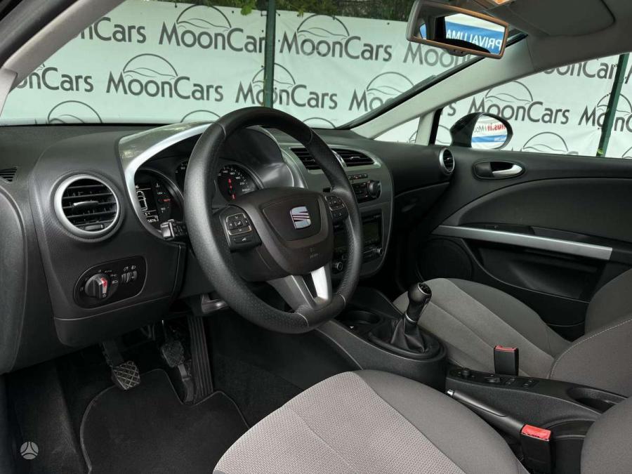 Black SEAT Leon 2011 in Vilnius, with an engine capacity of 1.39 L and mileage of 147 thousand km for 3700 €, photo 10 on AUTOMOTO.COM.LV