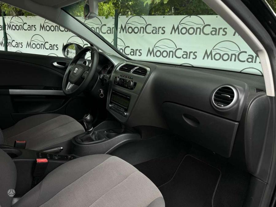 Black SEAT Leon 2011 in Vilnius, with an engine capacity of 1.39 L and mileage of 147 thousand km for 3700 €, photo 12 on AUTOMOTO.COM.LV