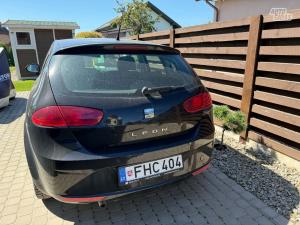 Black SEAT Leon 2011 in Kaisiadorys, with an engine capacity of 1.60 L and mileage of 226 thousand km for 2000 €, photo 5 on AUTOMOTO.COM.LV