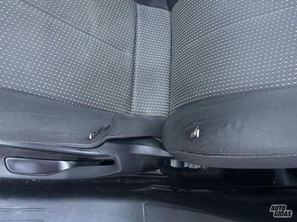 Black SEAT Leon 2011 in Kaisiadorys, with an engine capacity of 1.60 L and mileage of 226 thousand km for 2000 €, photo 8 on AUTOMOTO.COM.LV