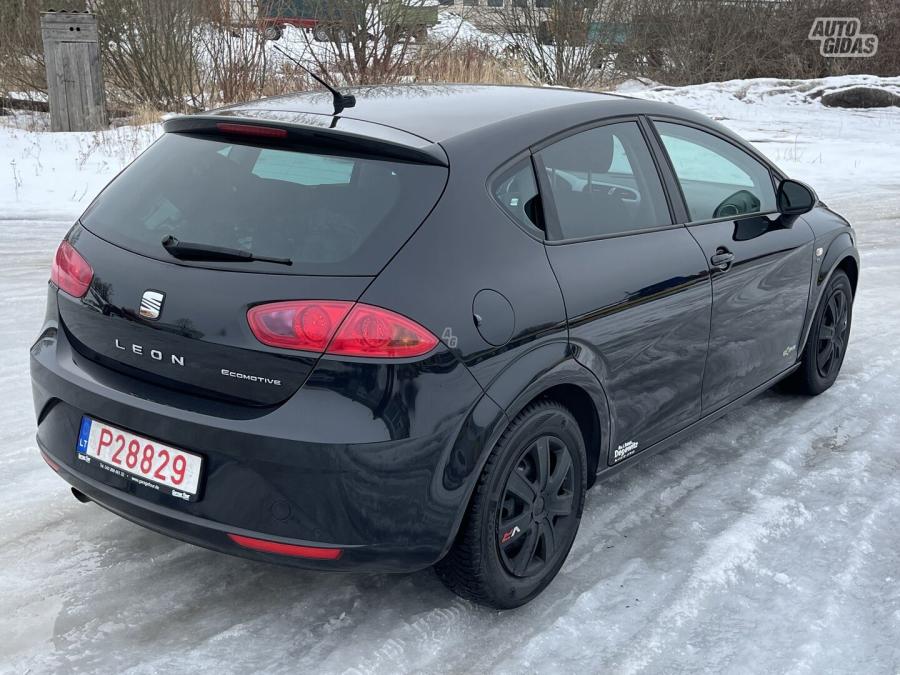 Black SEAT Leon 2012 in Marijampole, with an engine capacity of 1.20 L and mileage of 229 thousand km for 3150 €, photo 4 on AUTOMOTO.COM.LV