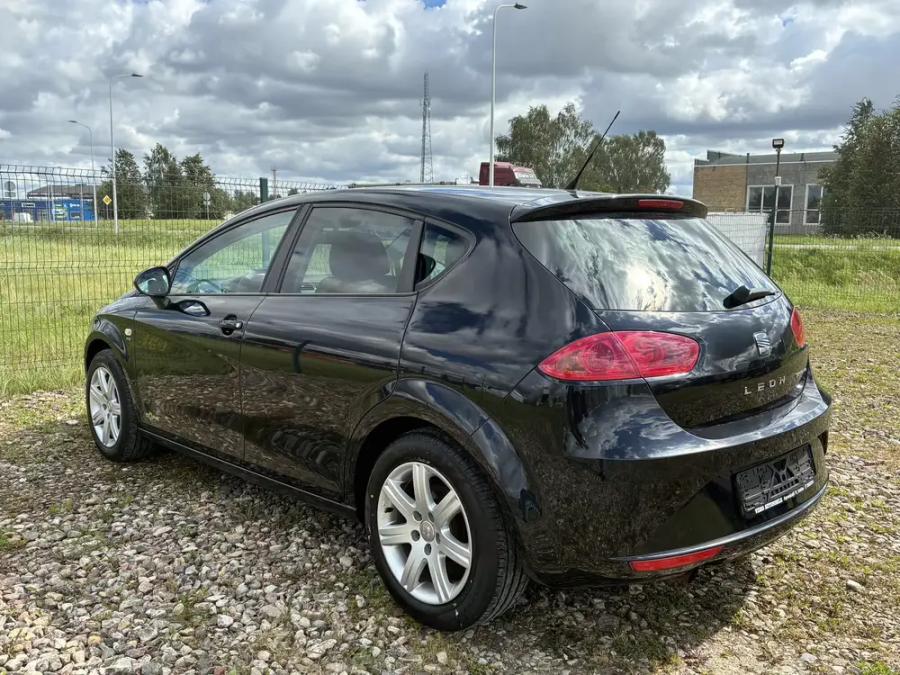 Black SEAT Leon 2012 in Saldus, with an engine capacity of 1.20 L and mileage of 137 thousand km for 4700 €, photo 5 on AUTOMOTO.COM.LV