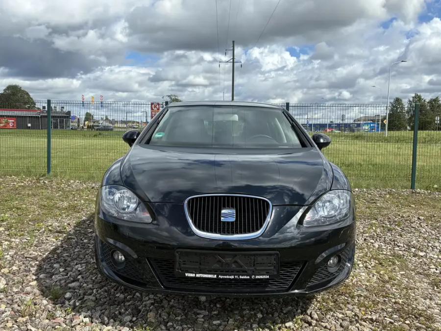 Black SEAT Leon 2012 in Saldus, with an engine capacity of 1.20 L and mileage of 137 thousand km for 4700 €, photo 6 on AUTOMOTO.COM.LV