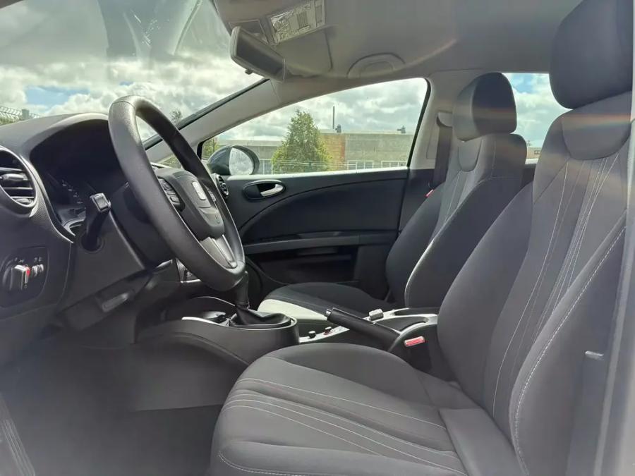 Black SEAT Leon 2012 in Saldus, with an engine capacity of 1.20 L and mileage of 137 thousand km for 4700 €, photo 9 on AUTOMOTO.COM.LV