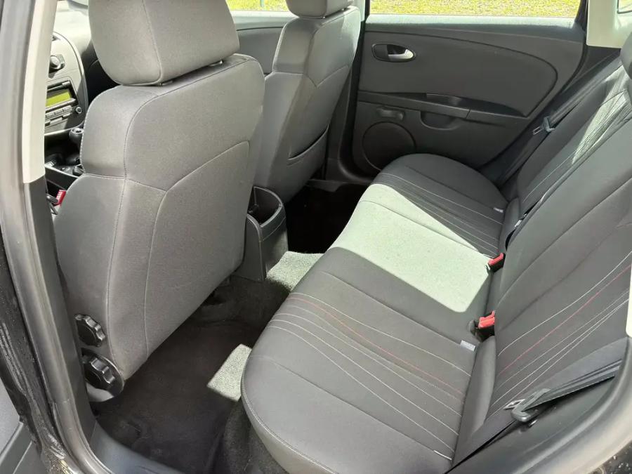 Black SEAT Leon 2012 in Saldus, with an engine capacity of 1.20 L and mileage of 137 thousand km for 4700 €, photo 10 on AUTOMOTO.COM.LV