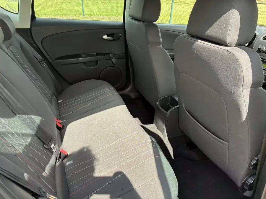 Black SEAT Leon 2012 in Saldus, with an engine capacity of 1.20 L and mileage of 137 thousand km for 4700 €, photo 12 on AUTOMOTO.COM.LV