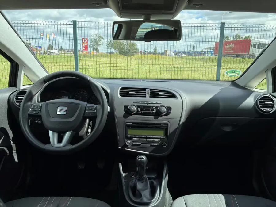 Black SEAT Leon 2012 in Saldus, with an engine capacity of 1.20 L and mileage of 137 thousand km for 4700 €, photo 13 on AUTOMOTO.COM.LV