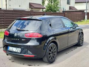 Black SEAT Leon 2012 in Vilnius, with an engine capacity of 1.60 L and mileage of 255 thousand km for 2500 €, photo 6 on AUTOMOTO.COM.LV
