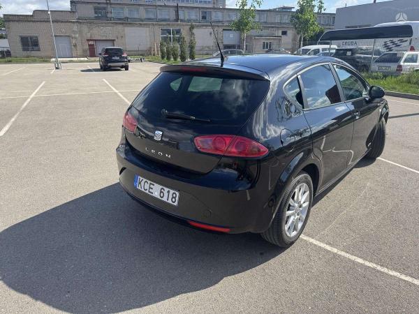 Melns SEAT Leon 2012 Kauņa, ar dzinēja tilpumu 1.60 L un nobraukumu 350 tūkst. km par 2450 €, foto 7 vietnē AUTOMOTO.COM.LV