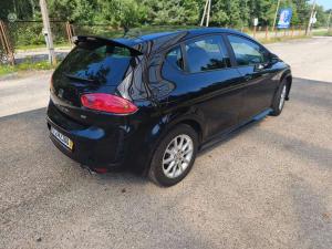 Black SEAT Leon 2012 in Utena, with an engine capacity of 1.60 L and mileage of 260 thousand km for 3550 €, photo 8 on AUTOMOTO.COM.LV