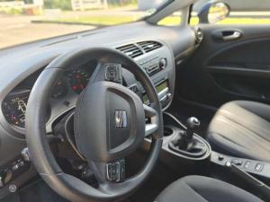 Black SEAT Leon 2012 in Utena, with an engine capacity of 1.60 L and mileage of 260 thousand km for 3550 €, photo 17 on AUTOMOTO.COM.LV
