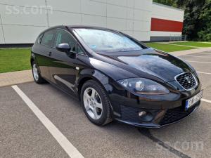 Melns SEAT Leon 2012 Rīga, ar dzinēja tilpumu 1.80 L un nobraukumu 209 tūkst. km par 4280 €, foto  vietnē AUTOMOTO.COM.LV