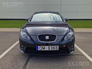 Black SEAT Leon 2012 in Riga, with an engine capacity of 1.80 L and mileage of 209 thousand km for 4280 €, photo 3 on AUTOMOTO.COM.LV