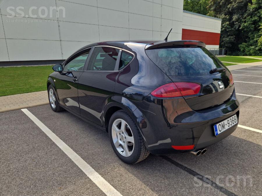 Black SEAT Leon 2012 in Riga, with an engine capacity of 1.80 L and mileage of 209 thousand km for 4280 €, photo 7 on AUTOMOTO.COM.LV