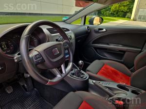 Black SEAT Leon 2012 in Riga, with an engine capacity of 1.80 L and mileage of 209 thousand km for 4280 €, photo 8 on AUTOMOTO.COM.LV