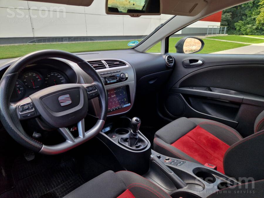 Black SEAT Leon 2012 in Riga, with an engine capacity of 1.80 L and mileage of 209 thousand km for 4280 €, photo 9 on AUTOMOTO.COM.LV
