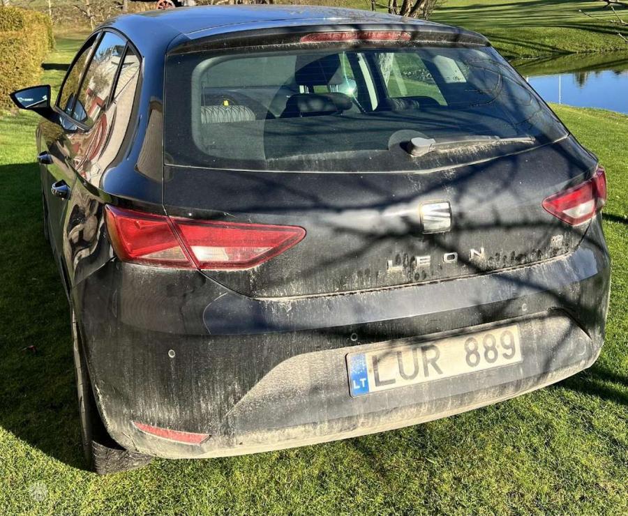 Black SEAT Leon 2013 in Skaudvile, with an engine capacity of 1.60 L and mileage of 196 thousand km for 3000 €, photo 4 on AUTOMOTO.COM.LV