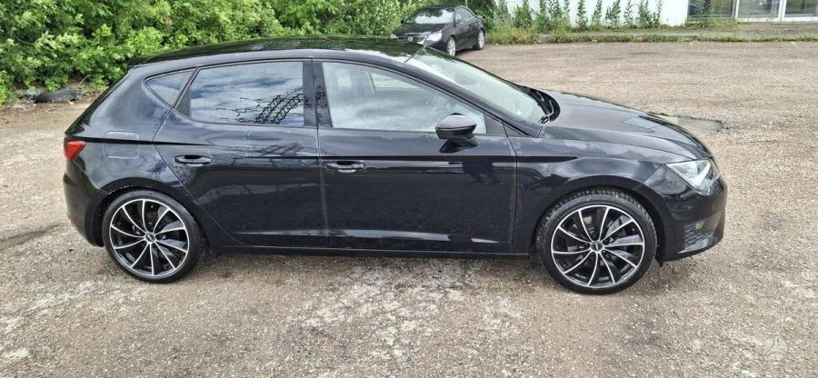 Black SEAT Leon 2013 in Kaunas, with an engine capacity of 1.80 L and mileage of 165 thousand km for 7090 €, photo 5 on AUTOMOTO.COM.LV