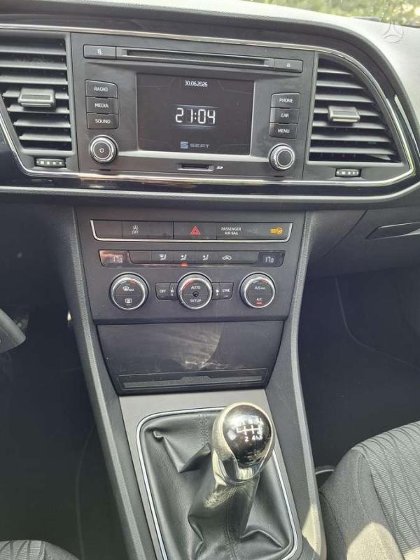 Black SEAT Leon 2013 in Ukmerge, with an engine capacity of 1.20 L and mileage of 21 thousand km for 3999 €, photo 8 on AUTOMOTO.COM.LV