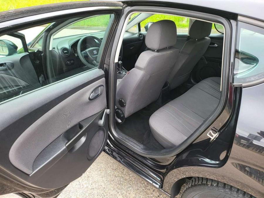Black SEAT Leon 2013 in Alytus, with an engine capacity of 1.20 L and mileage of 219 thousand km for 3190 €, photo 11 on AUTOMOTO.COM.LV
