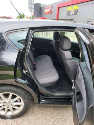 Black SEAT Leon 2013 in Alytus, with an engine capacity of 1.20 L and mileage of 219 thousand km for 3190 €, photo 13 on AUTOMOTO.COM.LV