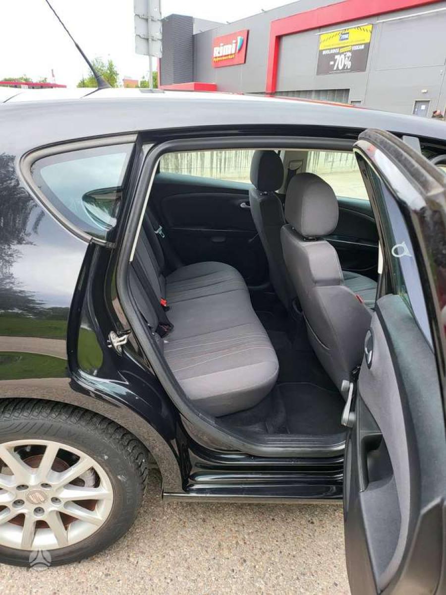 Black SEAT Leon 2013 in Alytus, with an engine capacity of 1.20 L and mileage of 219 thousand km for 3190 €, photo 13 on AUTOMOTO.COM.LV