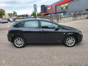 Black SEAT Leon 2013 in Alytus, with an engine capacity of 1.20 L and mileage of 219 thousand km for 3190 €, photo 18 on AUTOMOTO.COM.LV