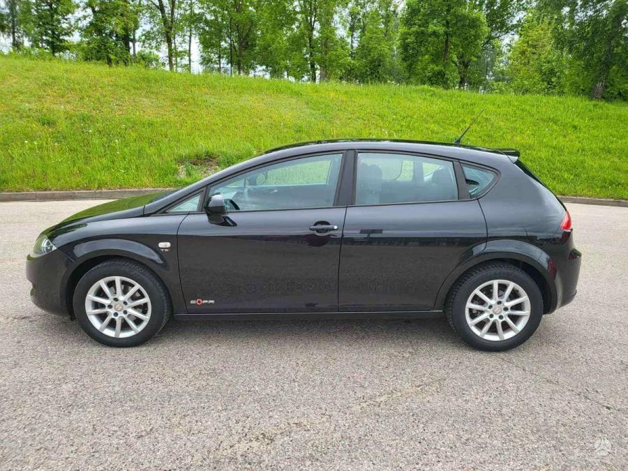 Black SEAT Leon 2013 in Alytus, with an engine capacity of 1.20 L and mileage of 219 thousand km for 3190 €, photo 19 on AUTOMOTO.COM.LV