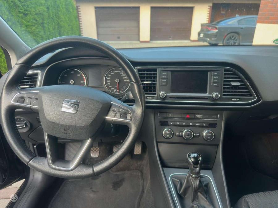 Black SEAT Leon 2013 in Ariogala, with an engine capacity of 1.60 L and mileage of 240 thousand km for 5000 €, photo 6 on AUTOMOTO.COM.LV